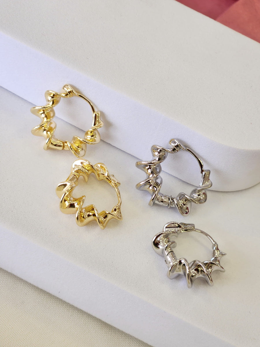 Arracadas onduladas #E3 – Vestiq Accesorios Mayoreo